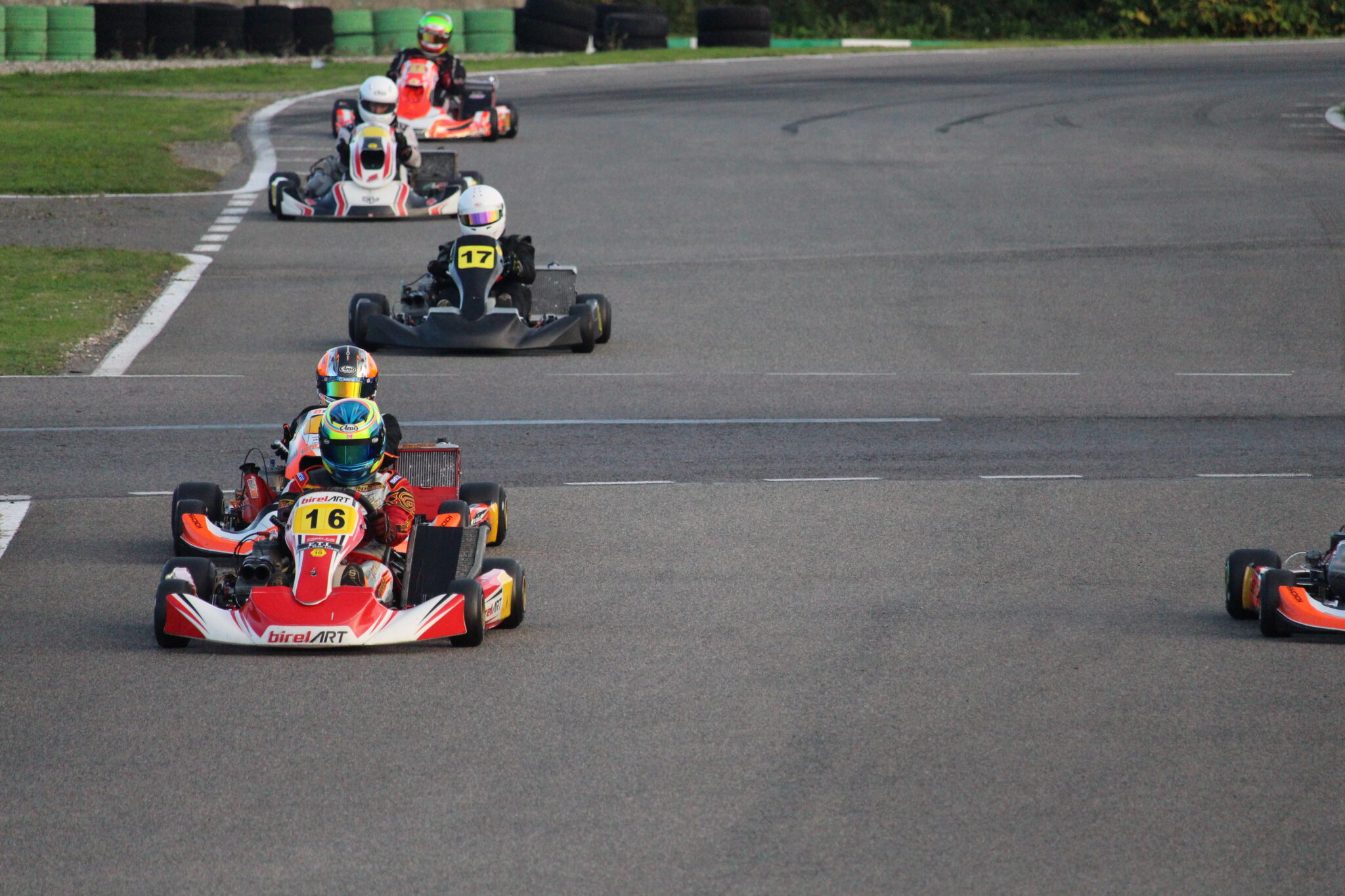 Compétition Karting - calendrier piste et tarifs | Actua Karting